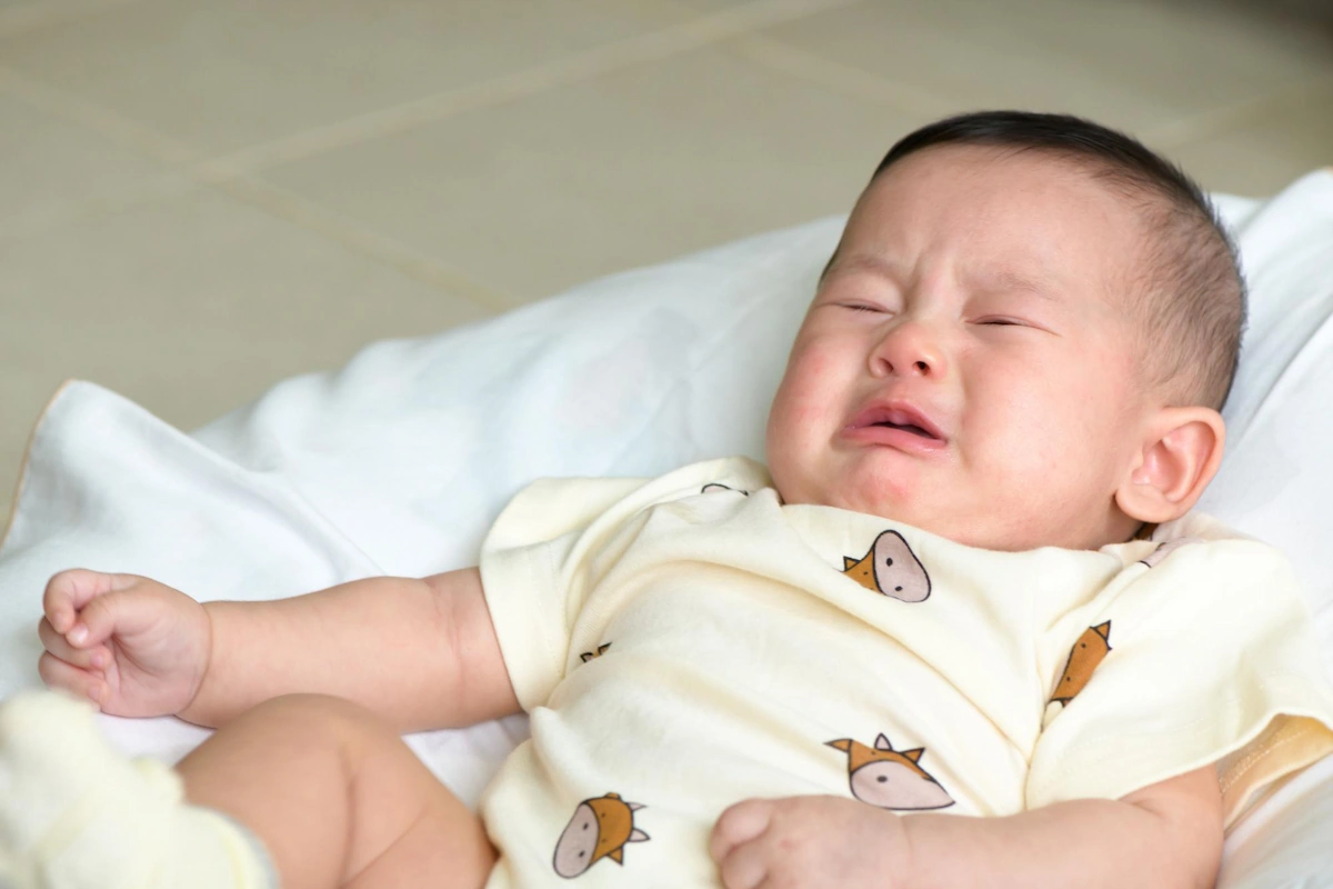 Kenapa Mata Bayi Merah? Inilah Penyebab & Cara Mengatasinya! - JEC Eye ...