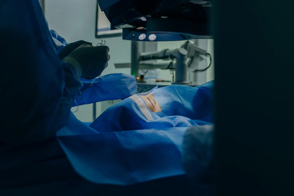 Perbedaan LASIK dan SMILE: Teknik & Penyembuhannya - JEC Eye Hospitals ...